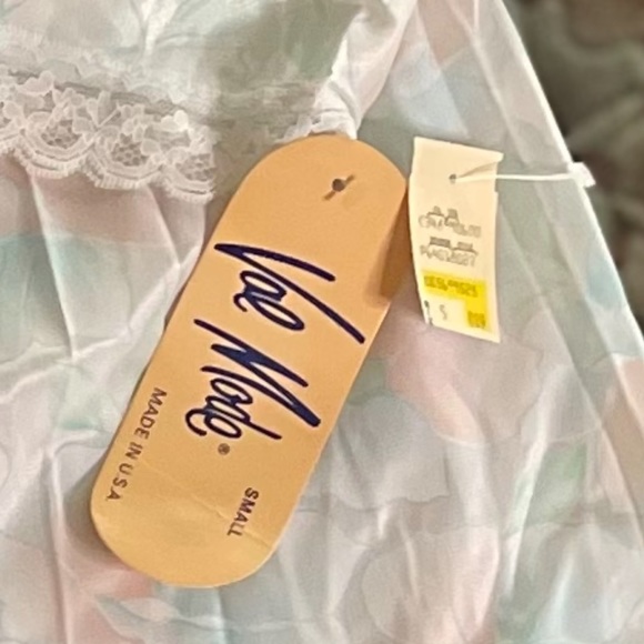 Val Mode | Intimates & Sleepwear | Vintage Val Mode Floral Lace ...